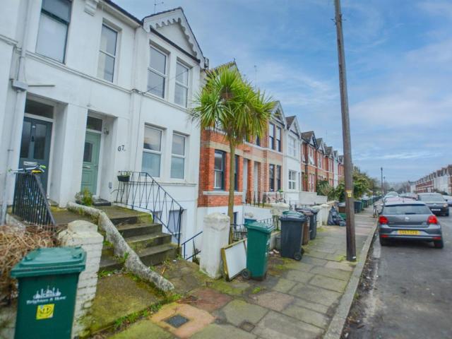 2 bedroom maisonette to rent