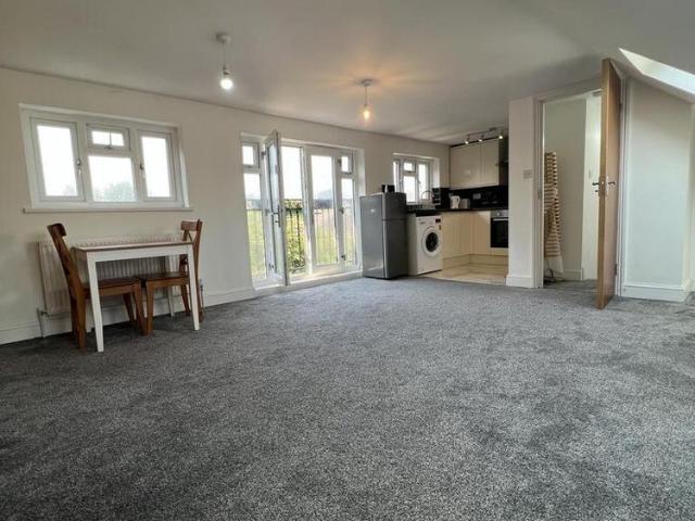 3 bedroom maisonette to rent