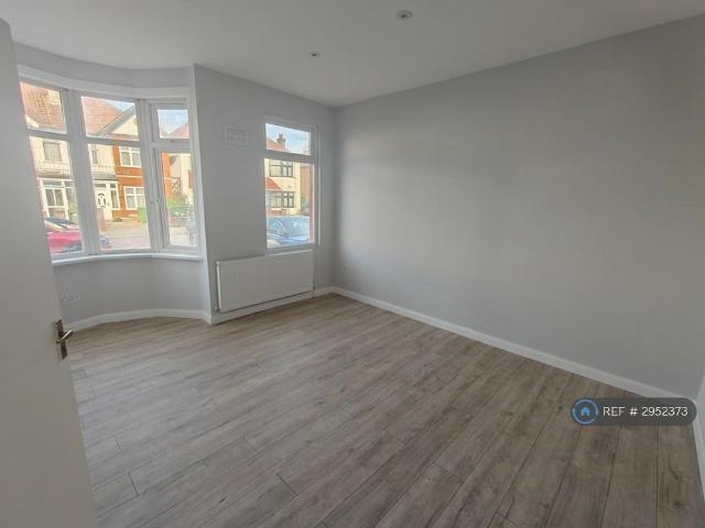 2 bedroom maisonette to rent