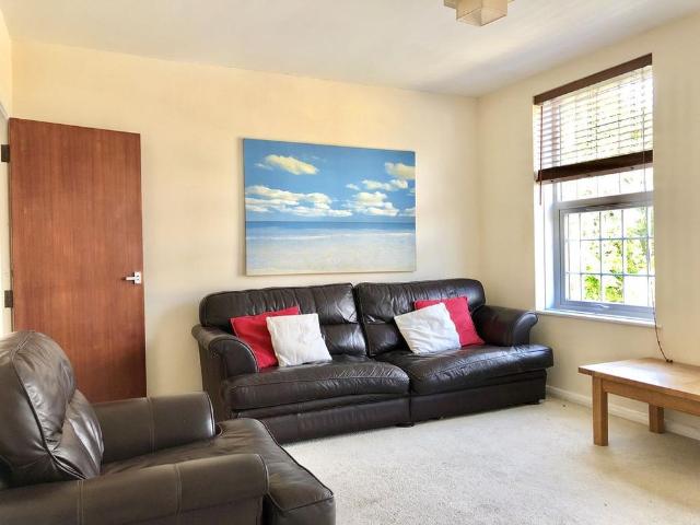 2 bedroom maisonette to rent