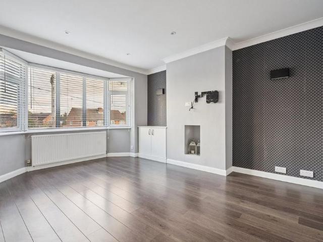 2 bedroom maisonette to rent