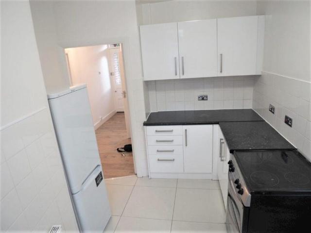 2 bedroom maisonette to rent