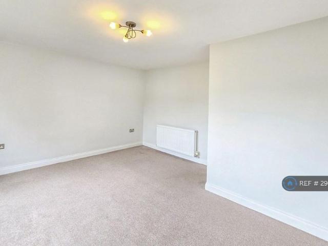 2 bedroom maisonette to rent