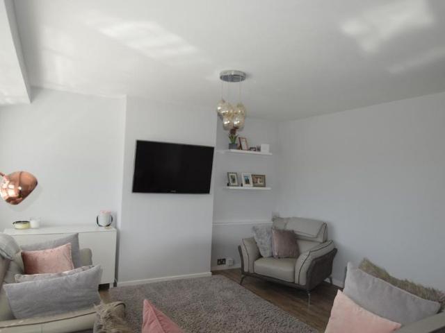 2 bedroom maisonette to rent