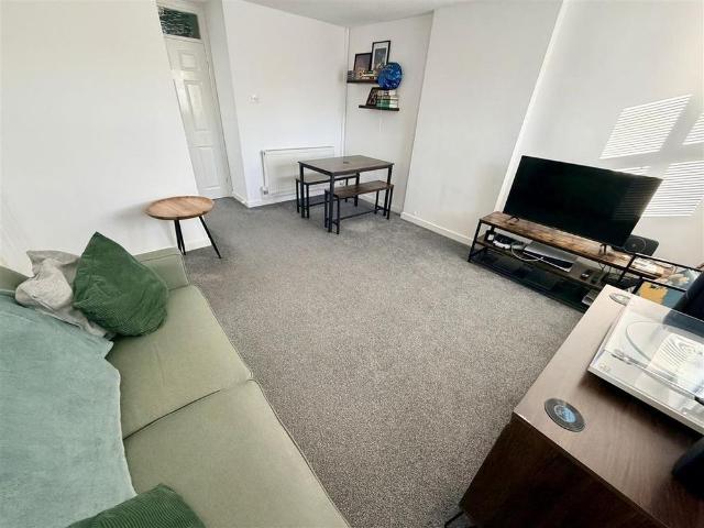 2 bedroom maisonette to rent