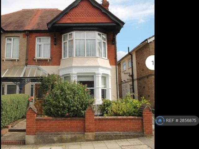 2 bedroom maisonette to rent