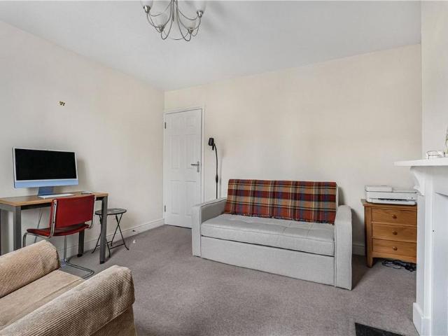 2 bedroom maisonette to rent