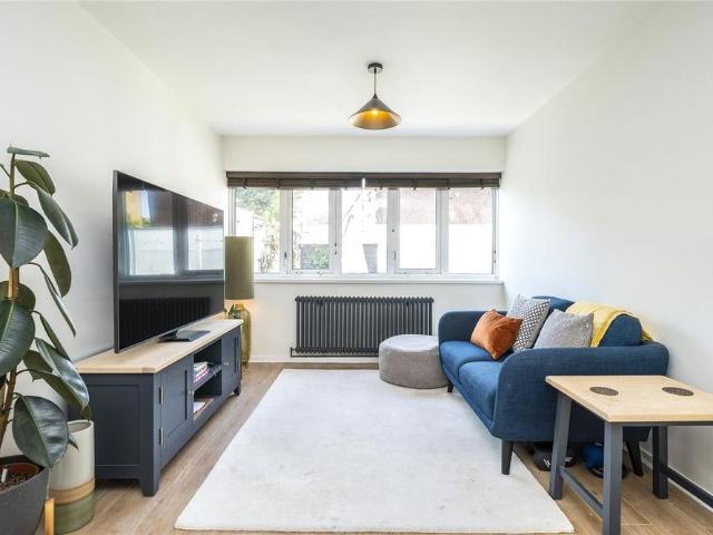 2 bedroom maisonette to rent