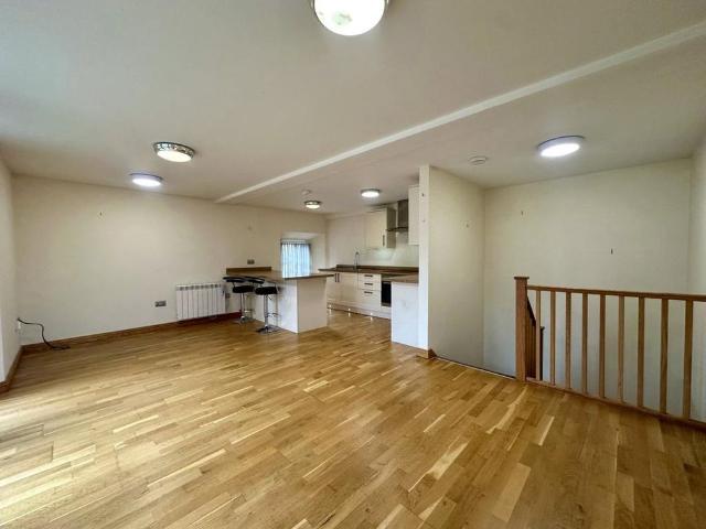 2 bedroom maisonette to rent