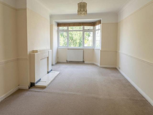 2 bedroom maisonette to rent