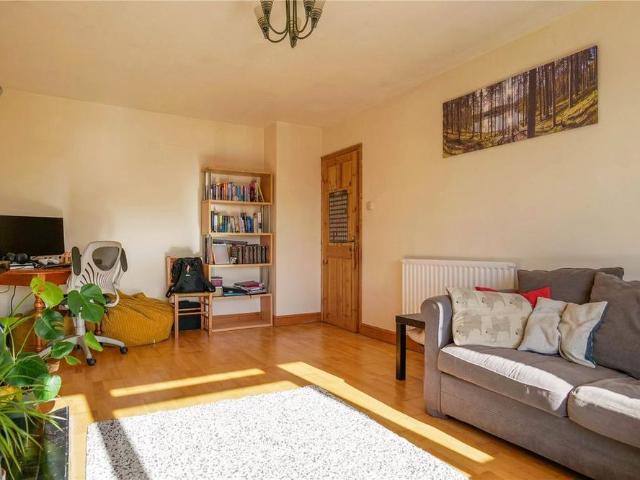 2 bedroom maisonette to rent