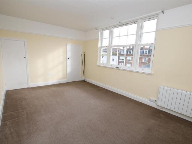 2 bedroom maisonette to rent
