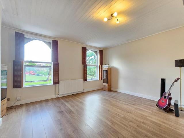 2 bedroom maisonette to rent
