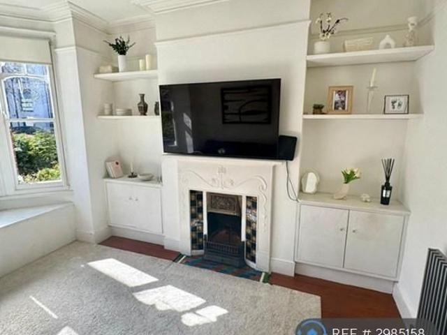 2 bedroom maisonette to rent