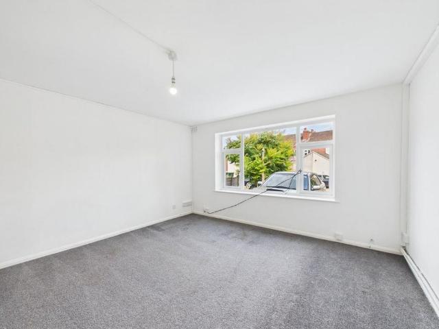 2 bedroom maisonette to rent
