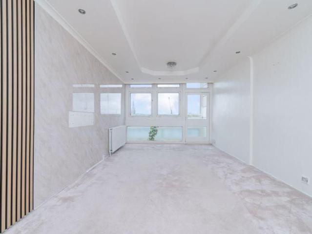 2 bedroom maisonette to rent