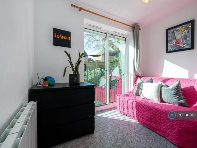 2 bedroom maisonette to rent