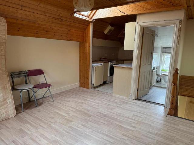 2 bedroom maisonette to rent