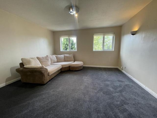2 bedroom maisonette to rent