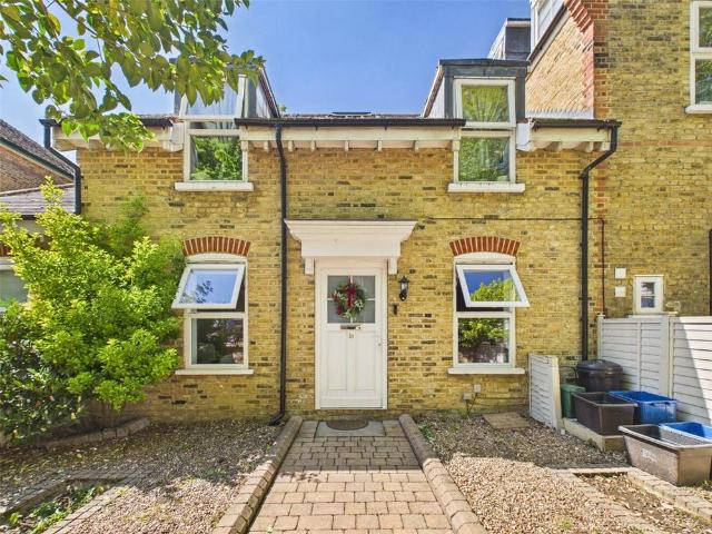 2 bedroom maisonette to rent
