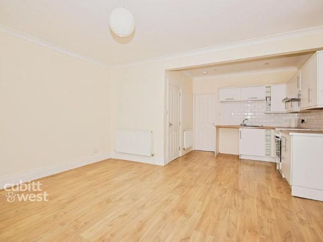 2 bedroom maisonette to rent