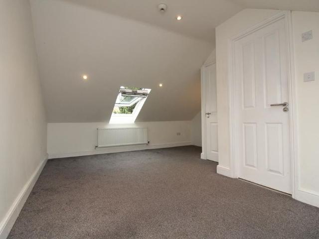 2 bedroom maisonette to rent
