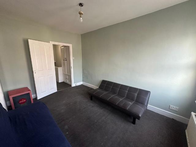 2 bedroom maisonette to rent