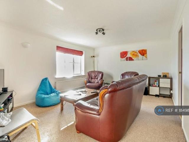 2 bedroom maisonette to rent