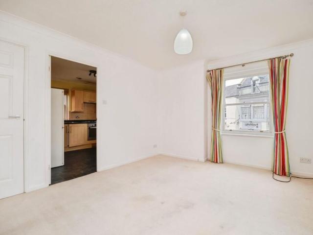 2 bedroom maisonette to rent