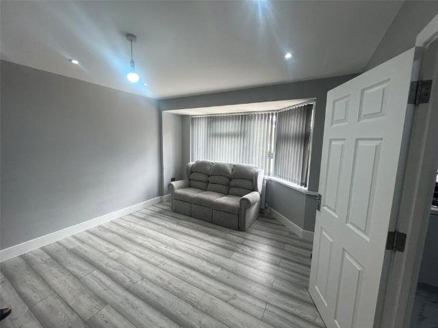 2 bedroom maisonette to rent