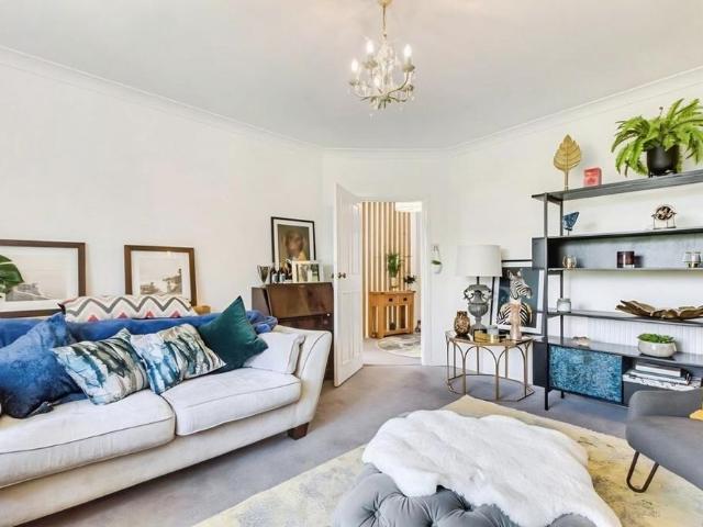 2 bedroom maisonette to rent