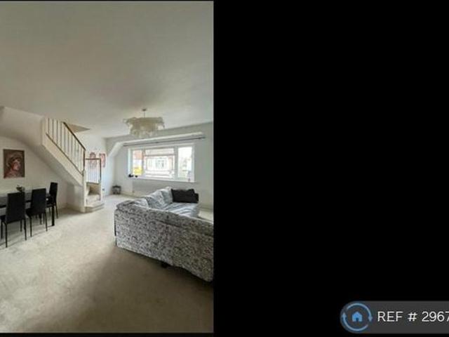 2 bedroom maisonette to rent