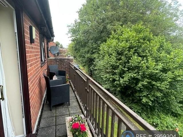 2 bedroom maisonette to rent