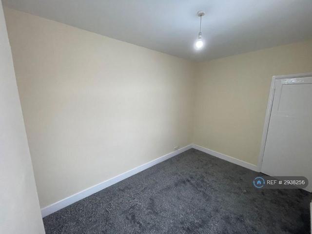 2 bedroom maisonette to rent
