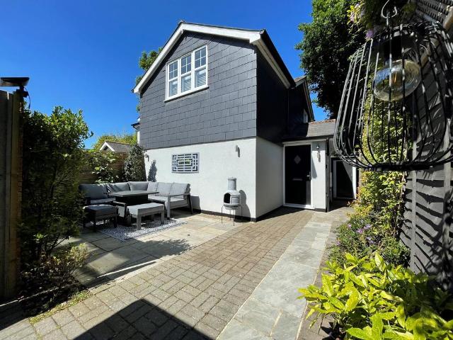 2 bedroom maisonette to rent