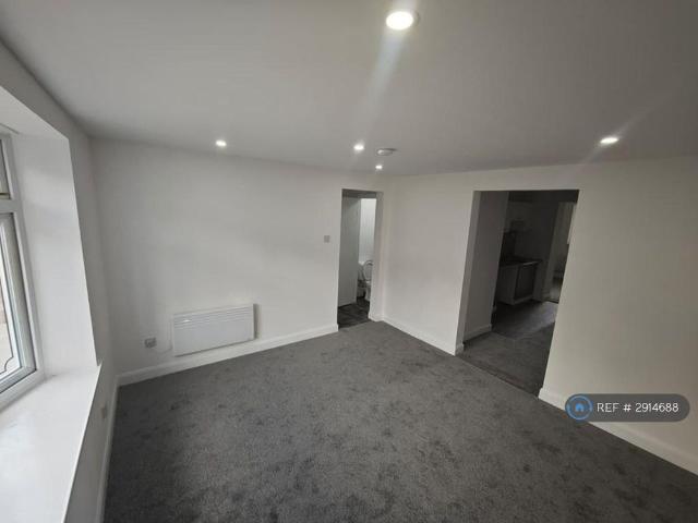 2 bedroom maisonette to rent
