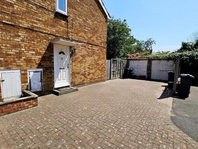 2 bedroom maisonette to rent