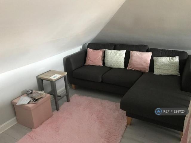 2 bedroom maisonette to rent