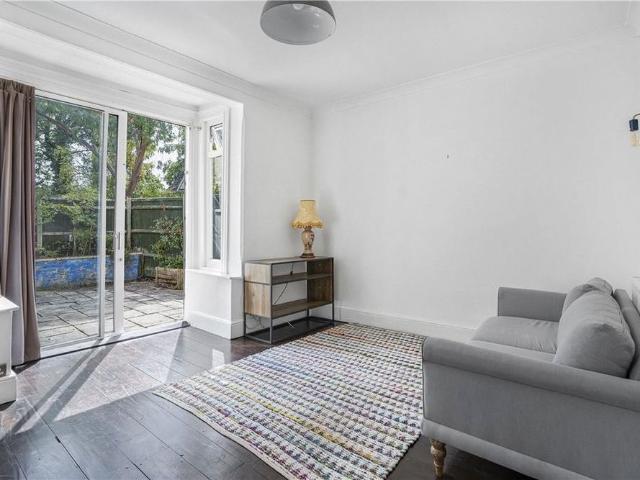 2 bedroom maisonette to rent