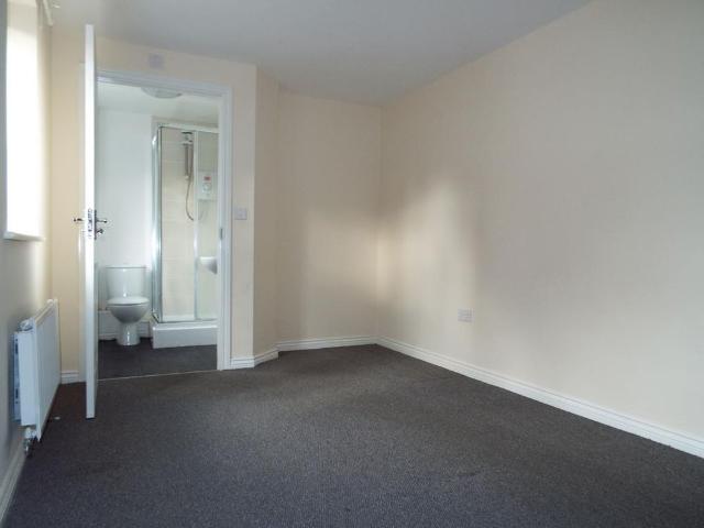 2 bedroom maisonette to rent