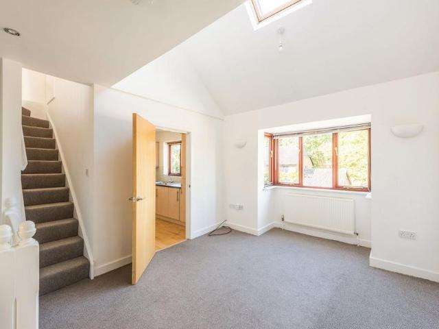 2 bedroom maisonette to rent