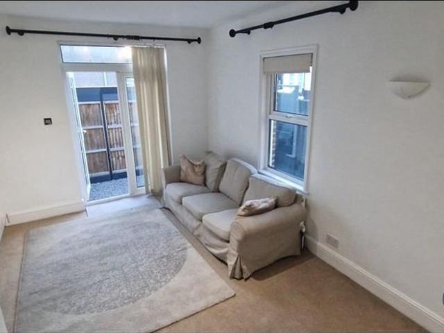 2 bedroom maisonette to rent