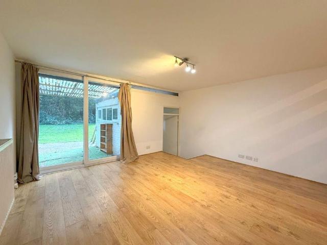 2 bedroom maisonette to rent