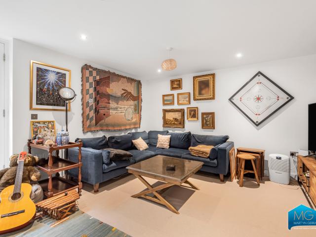 2 bedroom maisonette to rent