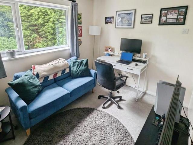 2 bedroom maisonette to rent