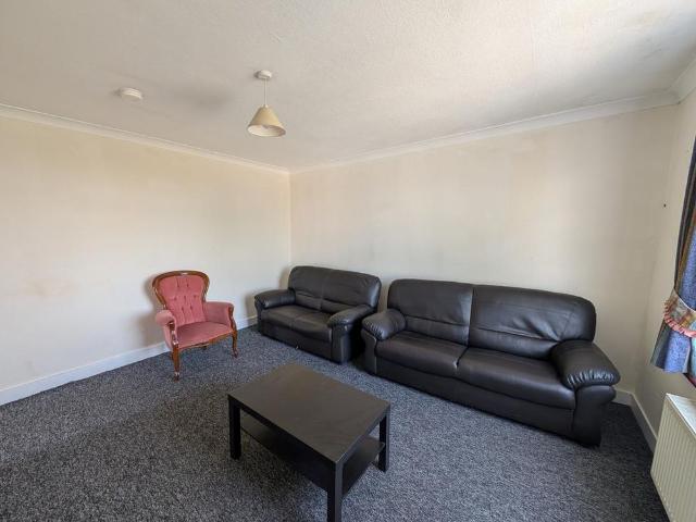 2 bedroom maisonette to rent