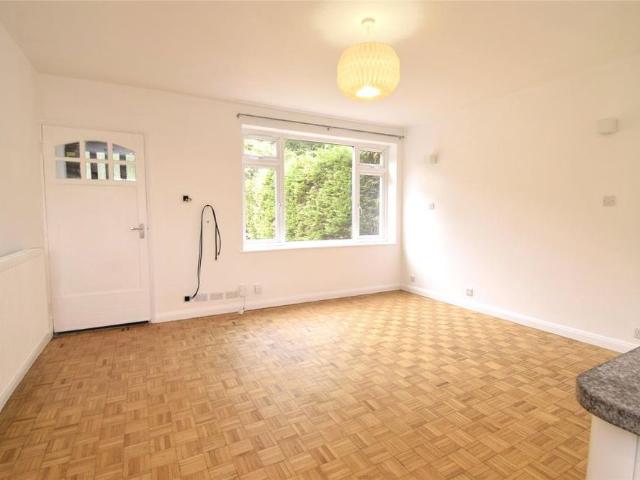 2 bedroom maisonette to rent