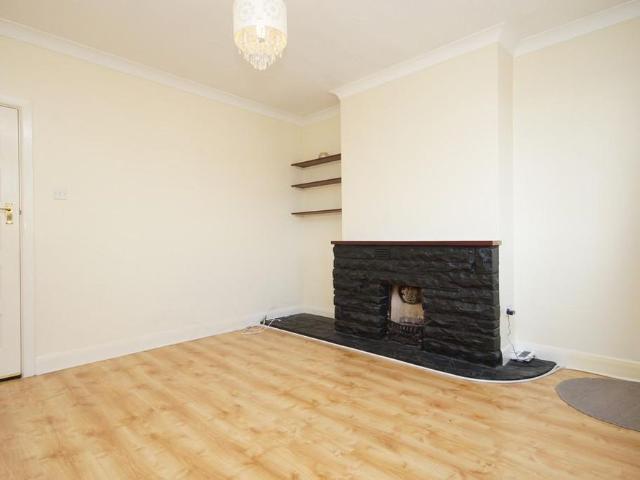 2 bedroom maisonette to rent