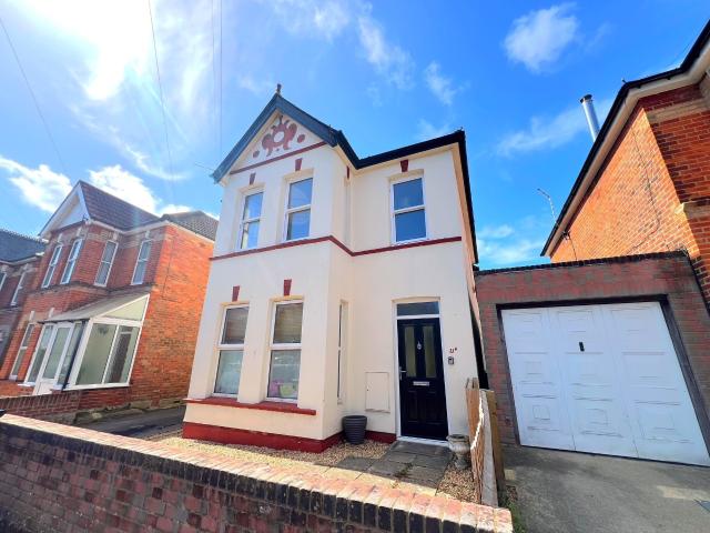 2 bedroom maisonette to rent