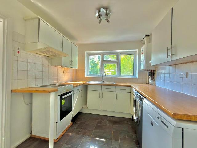 2 bedroom maisonette to rent